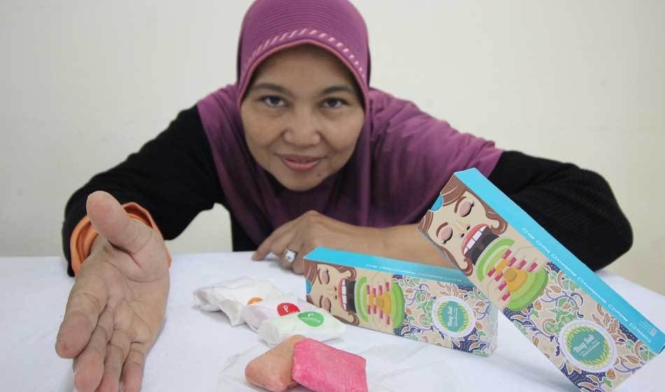 Kisah Buruh Pabrik Korban PHK yang Kini Jadi Juragan Kue Halaman 1 ... Kisah Buruh Pabrik Korban PHK yang Kini Jadi Juragan Kue Halaman 1 ...