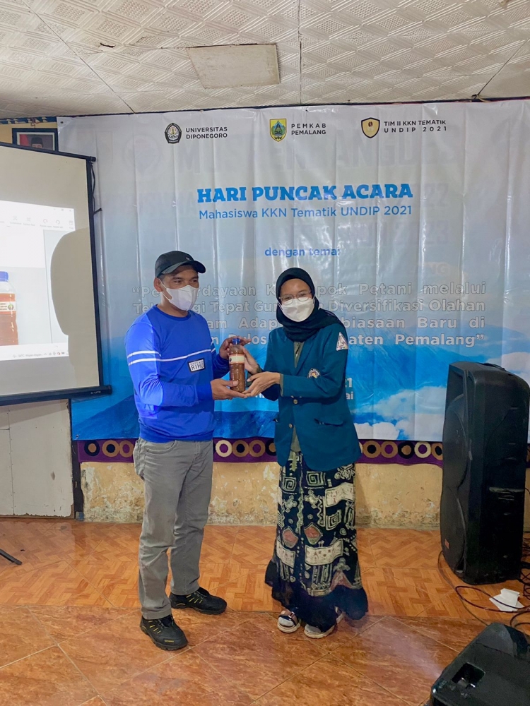 Mahasiswa Kkn Undip Ubah Limbah Kulit Kopi Jadi Pupuk Organik Cair