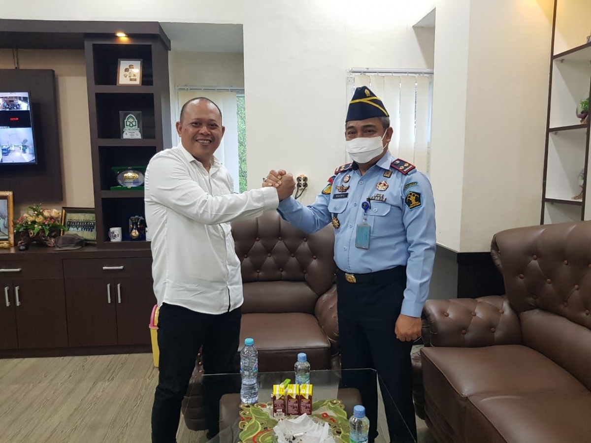 Perkuat Sinergi, Kalapas Takalar Kunjungi Kantor Kejari Takalar ... Perkuat Sinergi, Kalapas Takalar Kunjungi Kantor Kejari Takalar ...
