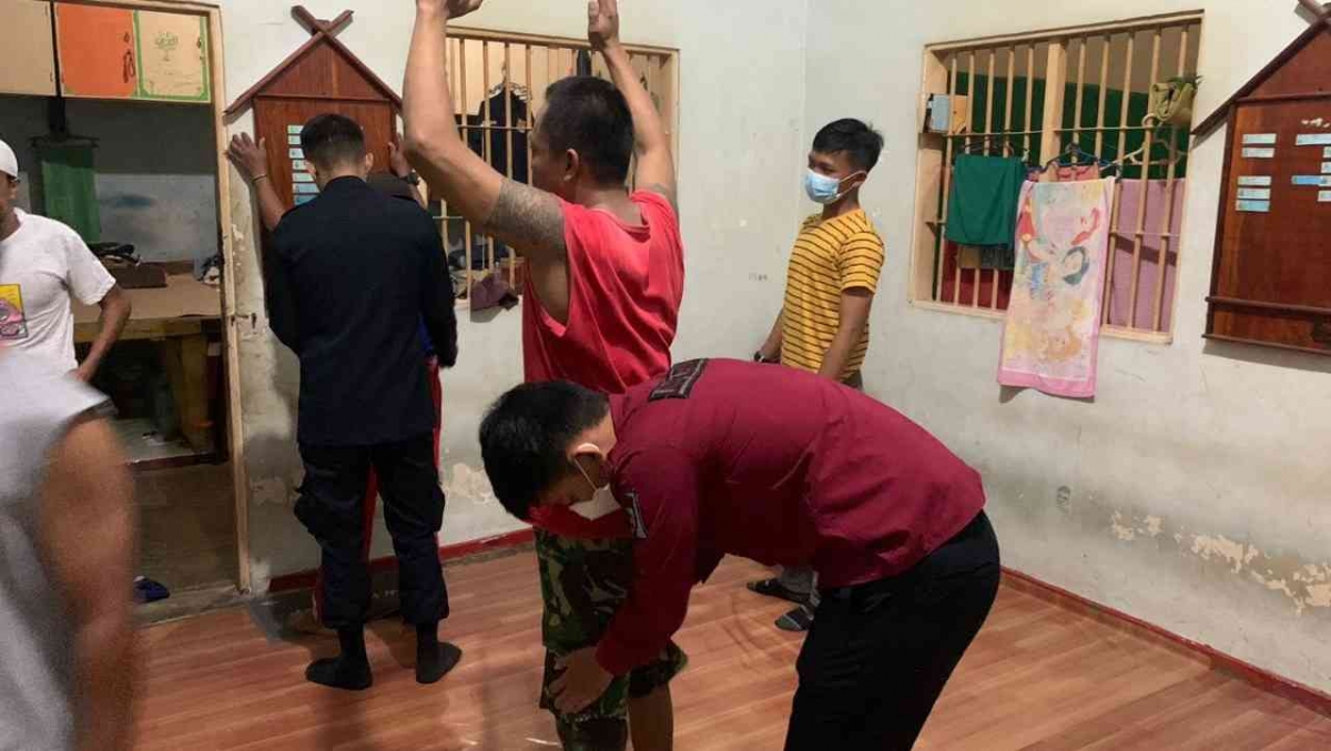 Geledah Kamar Hunian Lapas Polewali, Kemenkumham Sulbar Lakukan ... Geledah Kamar Hunian Lapas Polewali, Kemenkumham Sulbar Lakukan ...