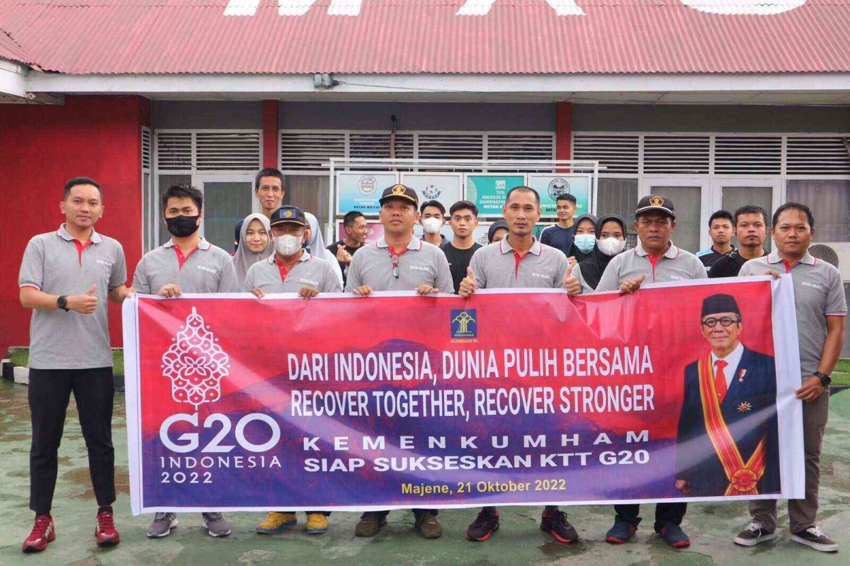 Dukung Suksesi KTT G20, Karutan Majene Ajak Jajaran Jalan Sehat Bersama ... Dukung Suksesi KTT G20, Karutan Majene Ajak Jajaran Jalan Sehat Bersama ...
