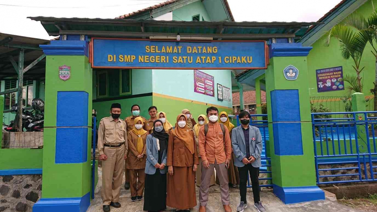 Kkn Rekognisi Upi 2022 Mangadaptasi Teknologi Di Sekolah Guna