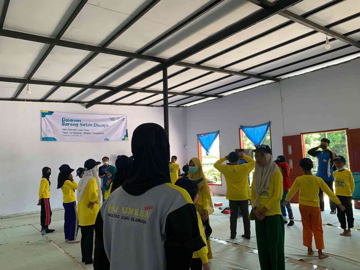 Praktik Kerja Lapangan Pkl Mahasiswa Fakultas Ilmu Olahraga Universitas Negeri Surabaya Di