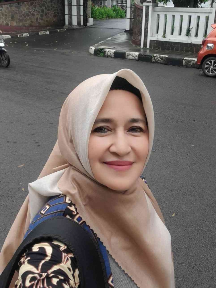 Kulihat Awan Di Langit Melukiskan Wajahmu Halaman 1