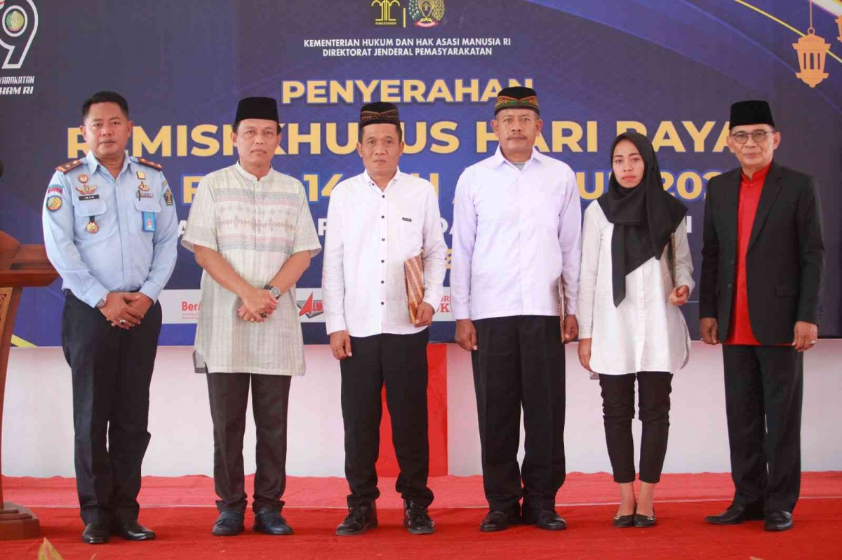 Idul Fitri Tahun 2023 Kakanwil Kemenkumham Jateng Serahkan Sk Remisi