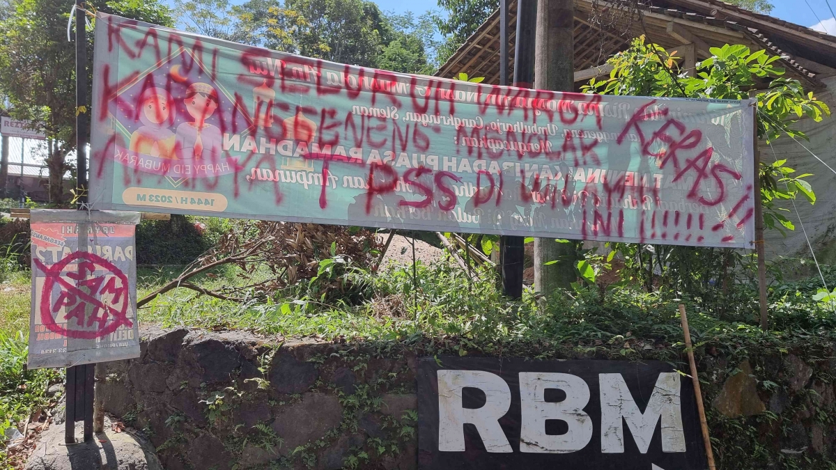 JOGJA DARURAT SAMPAH : Muncul Spanduk Penolakan Sampah di Lokasi TPSS ... JOGJA DARURAT SAMPAH : Muncul Spanduk Penolakan Sampah di Lokasi TPSS ...
