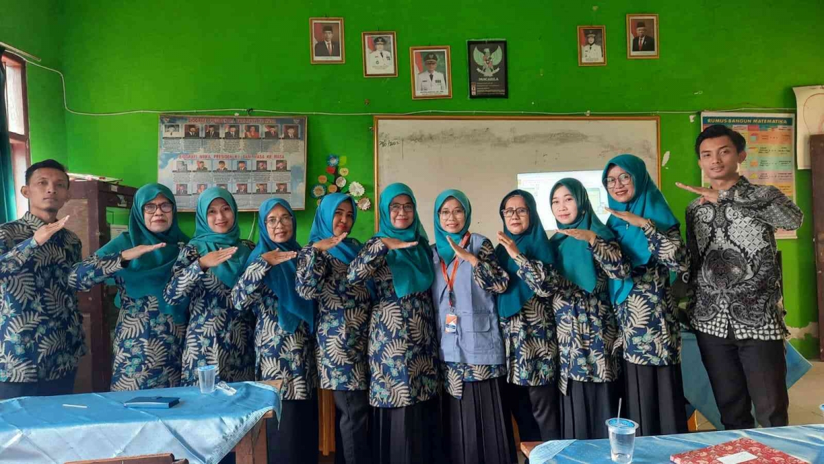 1.4.A.9.1 Aksi Nyata Modul 1.4 _ Forum Berbagi Aksi Nyata Halaman 1 ... 1.4.A.9.1 Aksi Nyata Modul 1.4 _ Forum Berbagi Aksi Nyata Halaman 1 ...