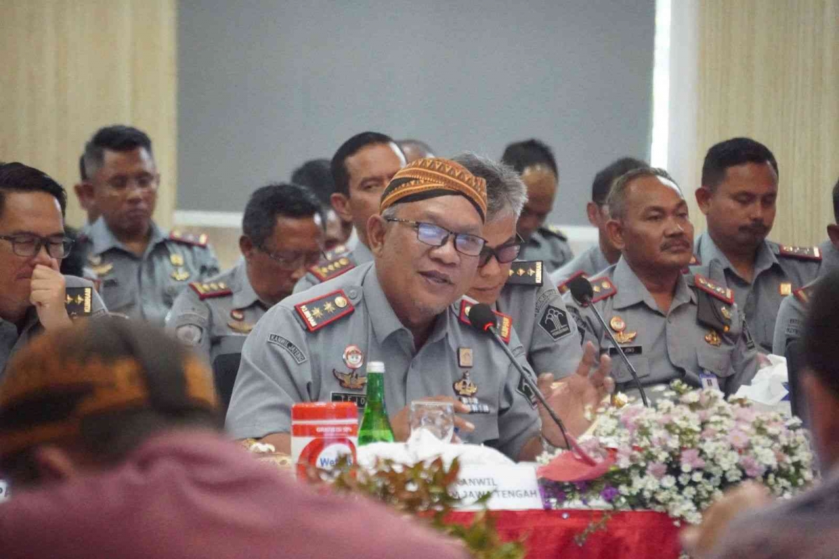 Kumham Jateng Terima Kunker Reses Komisi III DPR RI , Kalapas Besi ... Kumham Jateng Terima Kunker Reses Komisi III DPR RI , Kalapas Besi ...