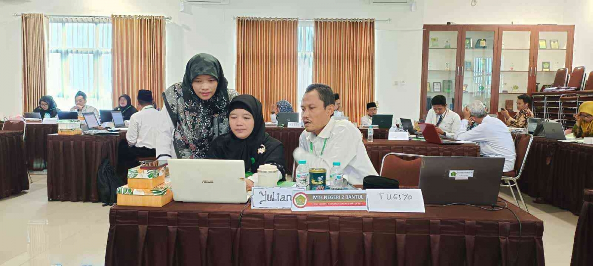 Etyk Nurhayati Bimbing Tim Inovasi Mtsn 2 Bantul Dalam Pdwk