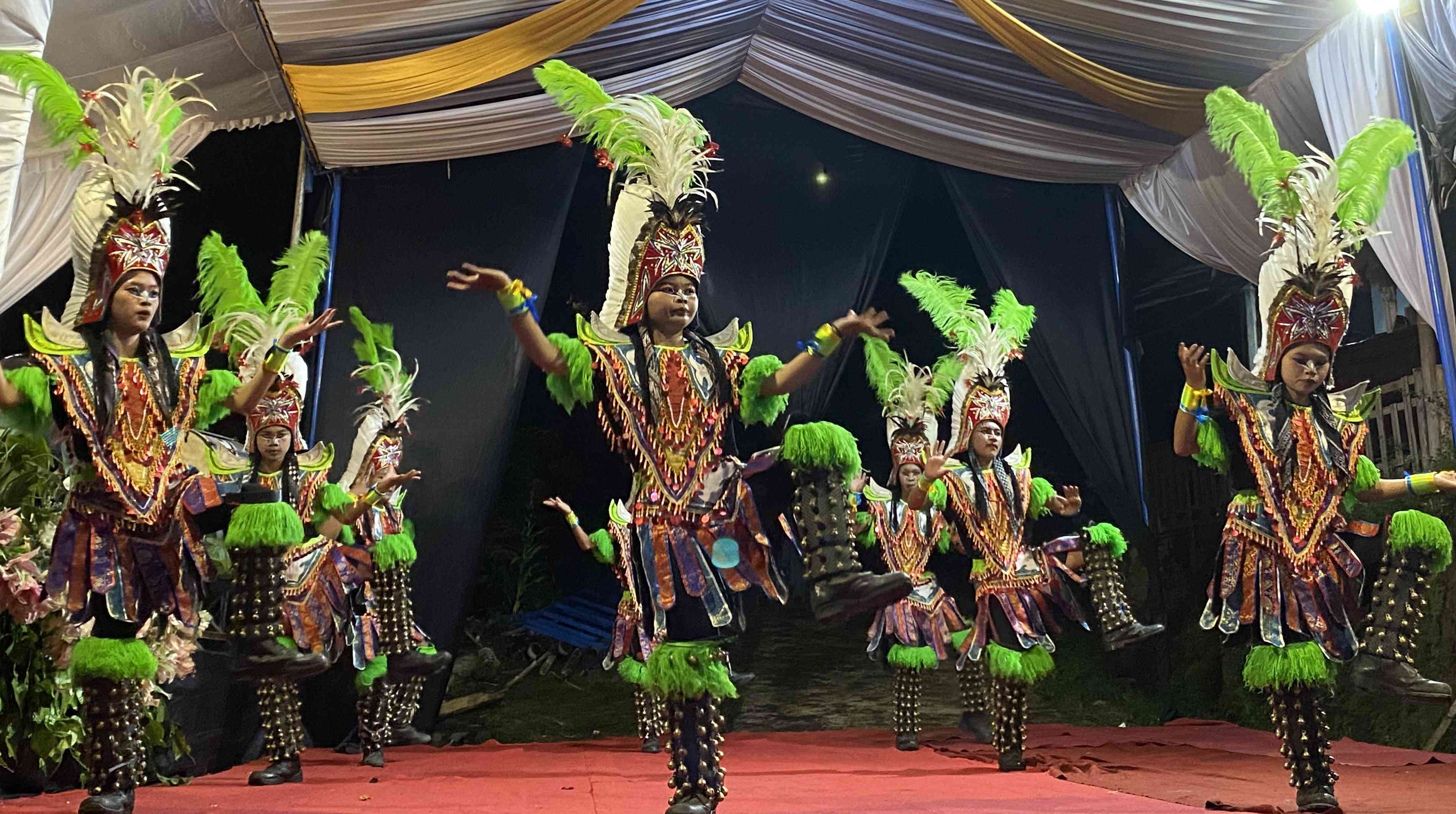 Tari Topeng Ireng
