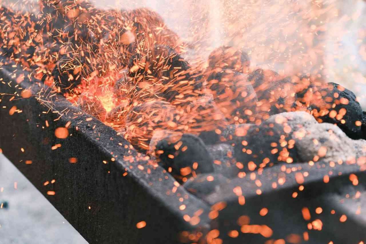 Teknik Dan Bahan Utama Dalam Proses Pembuatan Briket Arang Halaman 1