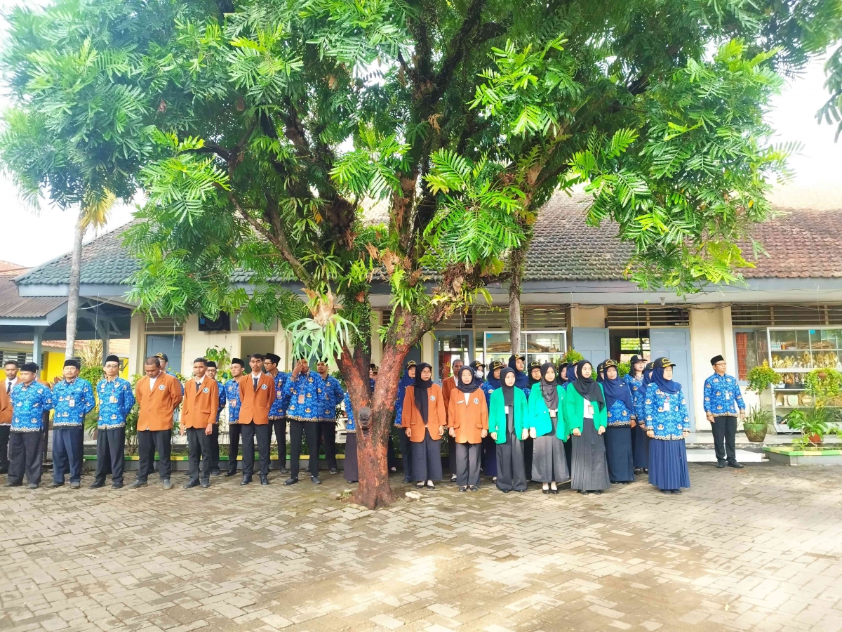 SMP Negeri 1 Wagir Gelar Upacara dan Lomba Spontanitas Bersama ... SMP Negeri 1 Wagir Gelar Upacara dan Lomba Spontanitas Bersama ...