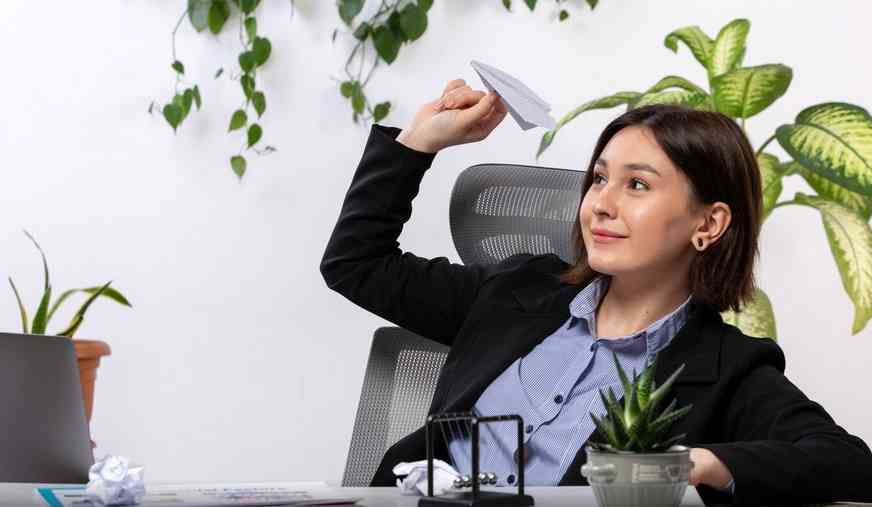Bosan Jadi Karyawan? Begini Cara Meningkatkan Karier atau Beralih ... Bosan Jadi Karyawan? Begini Cara Meningkatkan Karier atau Beralih ...